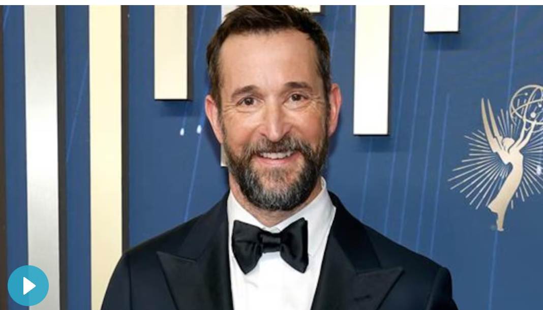 “How Noah Wyle Stole the Spotlight at the Emmys 2025: The Surprising Story Behind His Tuxedo ...